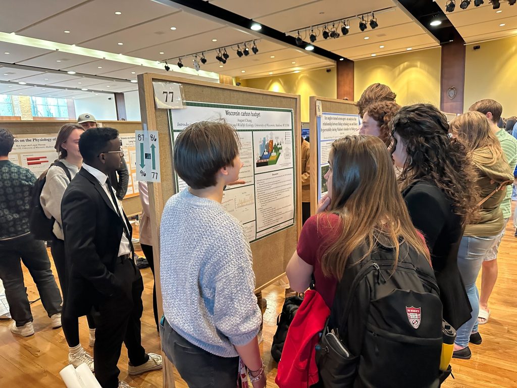 August presented her Wisconsin Carbon Budget project at the Intro Bio ...